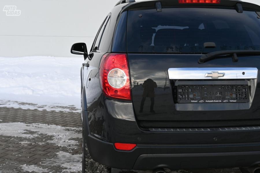 Black Chevrolet Captiva 2012 in Kretinga, with an engine capacity of 2.20 L and mileage of 224 thousand km for 5750 €, photo 10 on AUTOMOTO.COM.LV