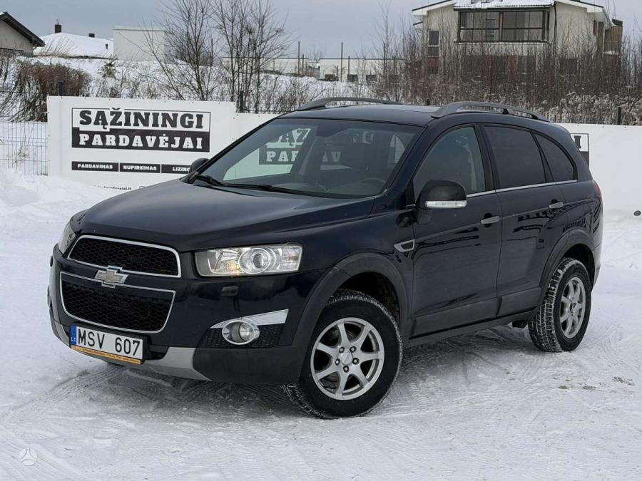 Black Chevrolet Captiva 2012 in Vilnius, with an engine capacity of 2.23 L and mileage of 191 thousand km for 4500 €, photo 2 on AUTOMOTO.COM.LV