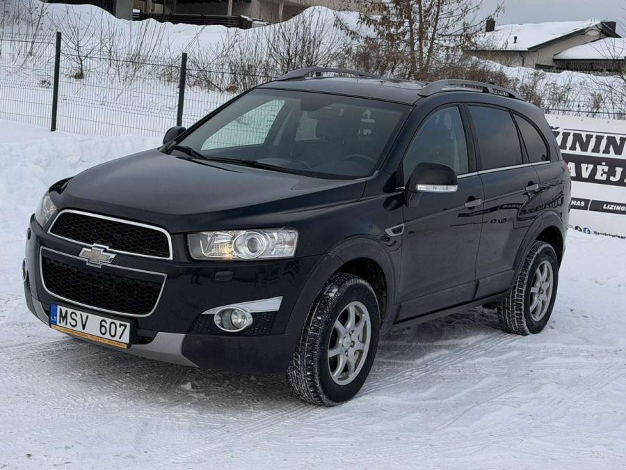 Black Chevrolet Captiva 2012 in Vilnius, with an engine capacity of 2.23 L and mileage of 191 thousand km for 4500 €, photo 5 on AUTOMOTO.COM.LV