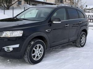 Black Chevrolet Captiva 2012 in Vilnius, with an engine capacity of 2.23 L and mileage of 191 thousand km for 4500 €, photo 6 on AUTOMOTO.COM.LV