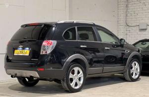 Melns Chevrolet Captiva 2012 Klaipėda, ar dzinēja tilpumu 2.23 L un nobraukumu 208 tūkst. km par 5555 €, foto 4 vietnē AUTOMOTO.COM.LV