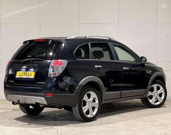 Black Chevrolet Captiva 2012 in Klaipeda, with an engine capacity of 2.23 L and mileage of 208 thousand km for 5555 €, photo 10 on AUTOMOTO.COM.LV