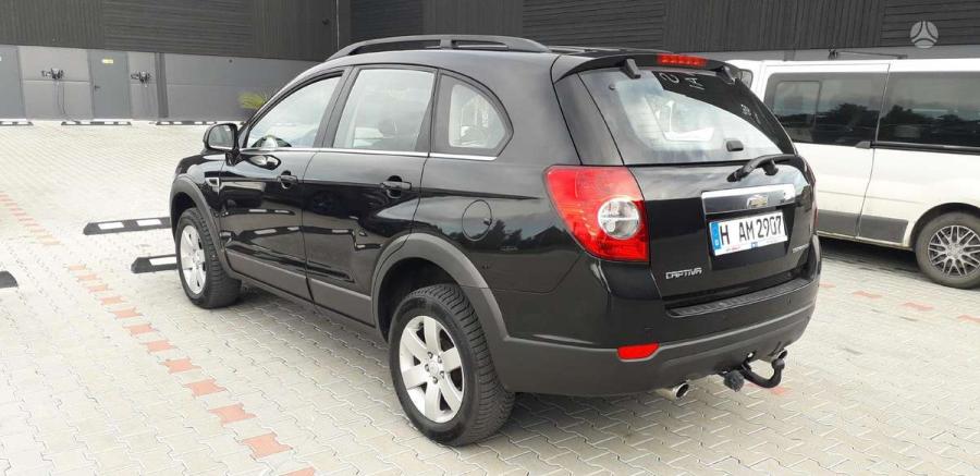 Melns Chevrolet Captiva 2012 Šauļi, ar dzinēja tilpumu 2.20 L un nobraukumu 235 tūkst. km par 4999 €, foto 6 vietnē AUTOMOTO.COM.LV