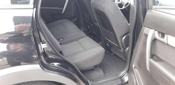 Black Chevrolet Captiva 2012 in Siauliai, with an engine capacity of 2.20 L and mileage of 235 thousand km for 4999 €, photo 11 on AUTOMOTO.COM.LV