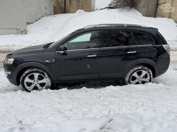 Melns Chevrolet Captiva 2012 Viļņa, ar dzinēja tilpumu 2.20 L un nobraukumu 153 tūkst. km par 5680 €, foto 3 vietnē AUTOMOTO.COM.LV
