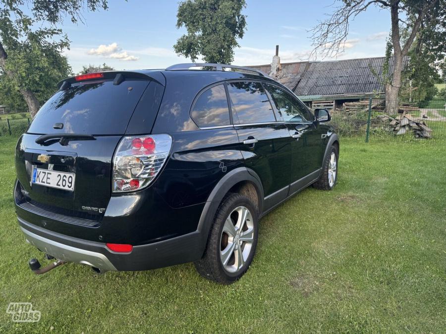 Black Chevrolet Captiva 2012 in Vilnius, with an engine capacity of 2.20 L and mileage of 153 thousand km for 5680 €, photo 12 on AUTOMOTO.COM.LV