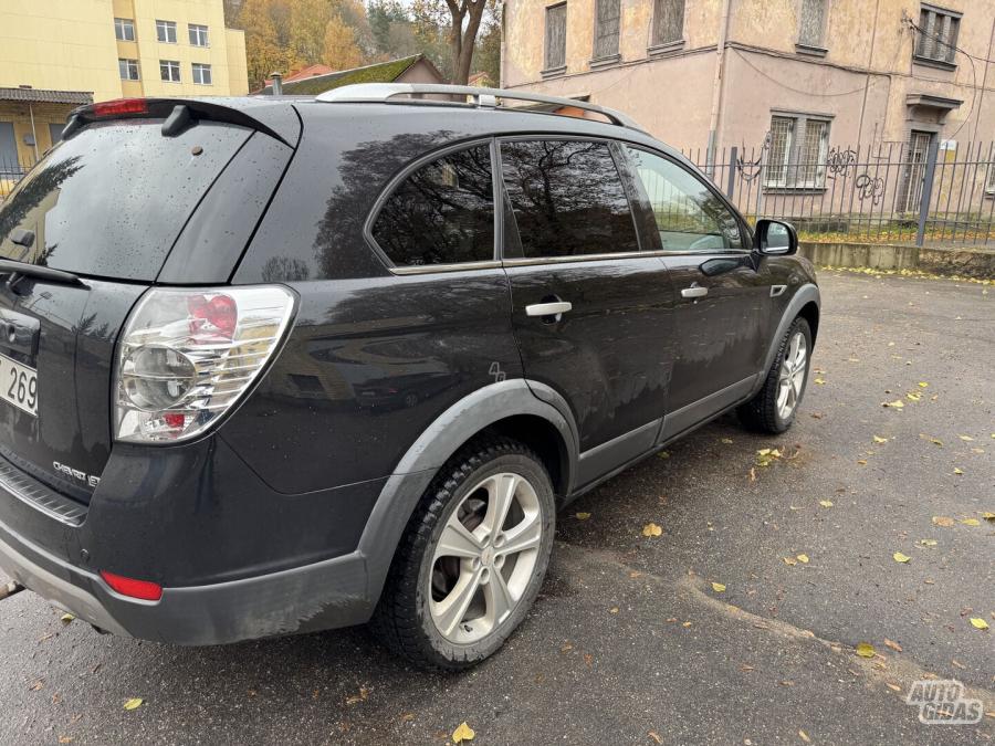 Black Chevrolet Captiva 2012 in Vilnius, with an engine capacity of 2.20 L and mileage of 153 thousand km for 5680 €, photo 22 on AUTOMOTO.COM.LV