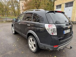 Black Chevrolet Captiva 2012 in Vilnius, with an engine capacity of 2.20 L and mileage of 153 thousand km for 5680 €, photo 23 on AUTOMOTO.COM.LV