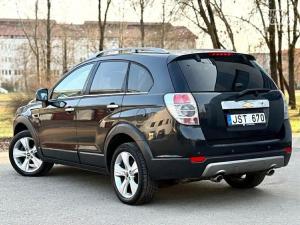 Melns Chevrolet Captiva 2012 Kauņa, ar dzinēja tilpumu 2.00 L un nobraukumu 277 tūkst. km par 5250 €, foto 4 vietnē AUTOMOTO.COM.LV