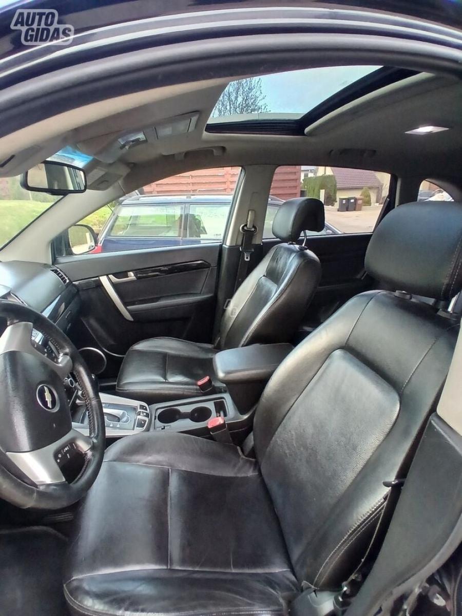 Black Chevrolet Captiva 2012 in Klaipeda, with an engine capacity of 2.20 L and mileage of 300 thousand km for 5000 €, photo 11 on AUTOMOTO.COM.LV