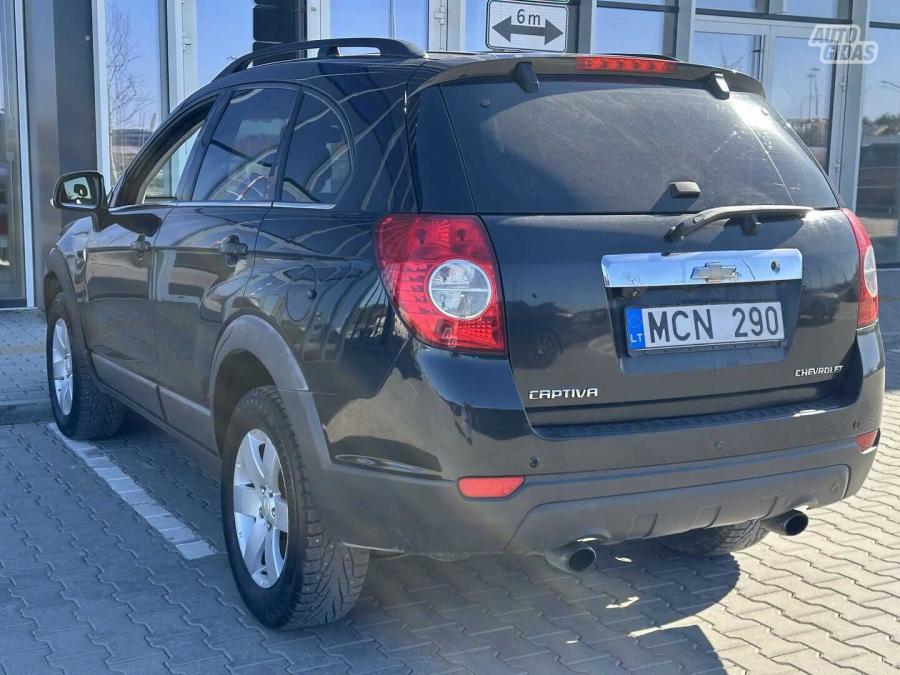 Melns Chevrolet Captiva 2012 Viļņa, ar dzinēja tilpumu 2.20 L un nobraukumu 270 tūkst. km par 3500 €, foto 5 vietnē AUTOMOTO.COM.LV