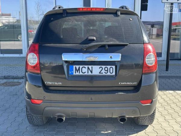 Melns Chevrolet Captiva 2012 Viļņa, ar dzinēja tilpumu 2.20 L un nobraukumu 270 tūkst. km par 3500 €, foto 5 vietnē AUTOMOTO.COM.LV