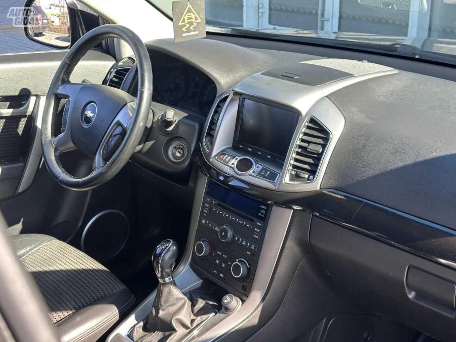 Melns Chevrolet Captiva 2012 Viļņa, ar dzinēja tilpumu 2.20 L un nobraukumu 270 tūkst. km par 3500 €, foto 15 vietnē AUTOMOTO.COM.LV