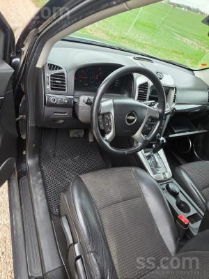 Black Chevrolet Captiva 2012 in Saldus, with an engine capacity of 2.20 L and mileage of 245 thousand km for 5500 €, photo 5 on AUTOMOTO.COM.LV