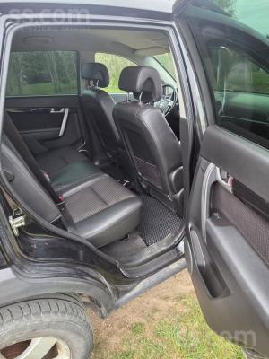 Black Chevrolet Captiva 2012 in Saldus, with an engine capacity of 2.20 L and mileage of 245 thousand km for 5500 €, photo 10 on AUTOMOTO.COM.LV