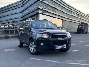 Black Chevrolet Captiva 2012 in Riga, with an engine capacity of 2.20 L and mileage of 265 thousand km for 4290 €, photo 3 on AUTOMOTO.COM.LV