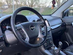 Black Chevrolet Captiva 2012 in Riga, with an engine capacity of 2.20 L and mileage of 265 thousand km for 4290 €, photo 6 on AUTOMOTO.COM.LV