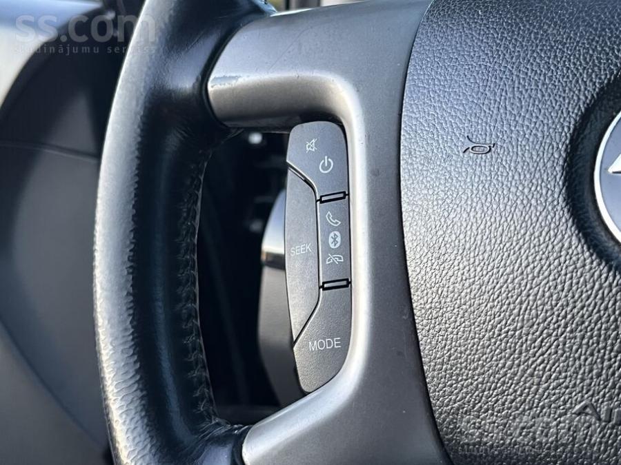 Black Chevrolet Captiva 2012 in Riga, with an engine capacity of 2.20 L and mileage of 265 thousand km for 4290 €, photo 13 on AUTOMOTO.COM.LV