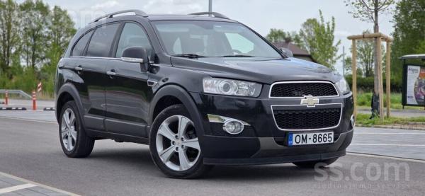 Black Chevrolet Captiva 2012 in Jelgava, with an engine capacity of 2.20 L and mileage of 0 thousand km for 6990 €, photo 3 on AUTOMOTO.COM.LV
