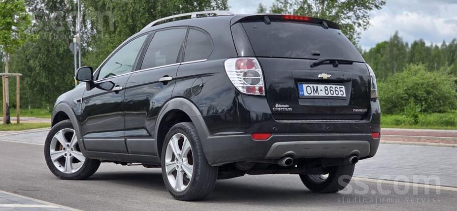 Black Chevrolet Captiva 2012 in Jelgava, with an engine capacity of 2.20 L and mileage of 0 thousand km for 6990 €, photo 5 on AUTOMOTO.COM.LV