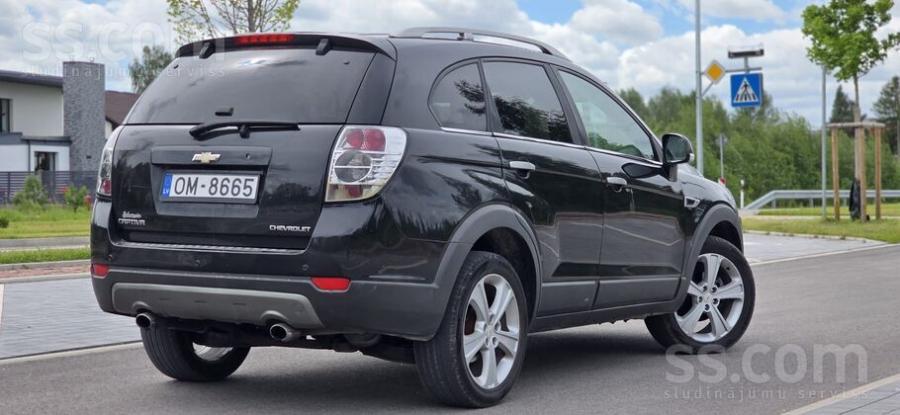 Black Chevrolet Captiva 2012 in Jelgava, with an engine capacity of 2.20 L and mileage of 0 thousand km for 6990 €, photo 6 on AUTOMOTO.COM.LV