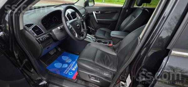 Black Chevrolet Captiva 2012 in Jelgava, with an engine capacity of 2.20 L and mileage of 0 thousand km for 6990 €, photo 7 on AUTOMOTO.COM.LV
