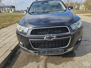 Black Chevrolet Captiva 2012 in Vilnius, with an engine capacity of 2.20 L and mileage of 269 thousand km for 4900 €, photo 3 on AUTOMOTO.COM.LV