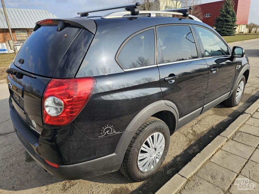 Black Chevrolet Captiva 2012 in Vilnius, with an engine capacity of 2.20 L and mileage of 269 thousand km for 4900 €, photo 6 on AUTOMOTO.COM.LV