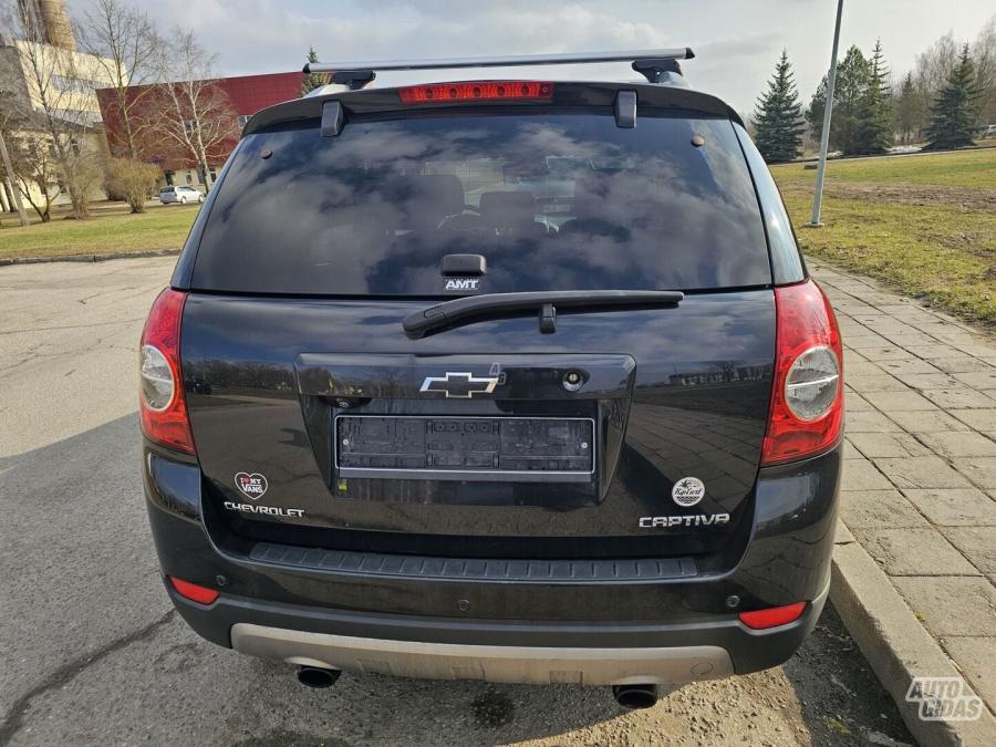 Black Chevrolet Captiva 2012 in Vilnius, with an engine capacity of 2.20 L and mileage of 269 thousand km for 4900 €, photo 7 on AUTOMOTO.COM.LV