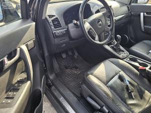 Black Chevrolet Captiva 2012 in Vilnius, with an engine capacity of 2.20 L and mileage of 269 thousand km for 4900 €, photo 10 on AUTOMOTO.COM.LV