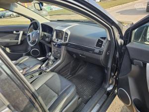 Black Chevrolet Captiva 2012 in Vilnius, with an engine capacity of 2.20 L and mileage of 269 thousand km for 4900 €, photo 12 on AUTOMOTO.COM.LV