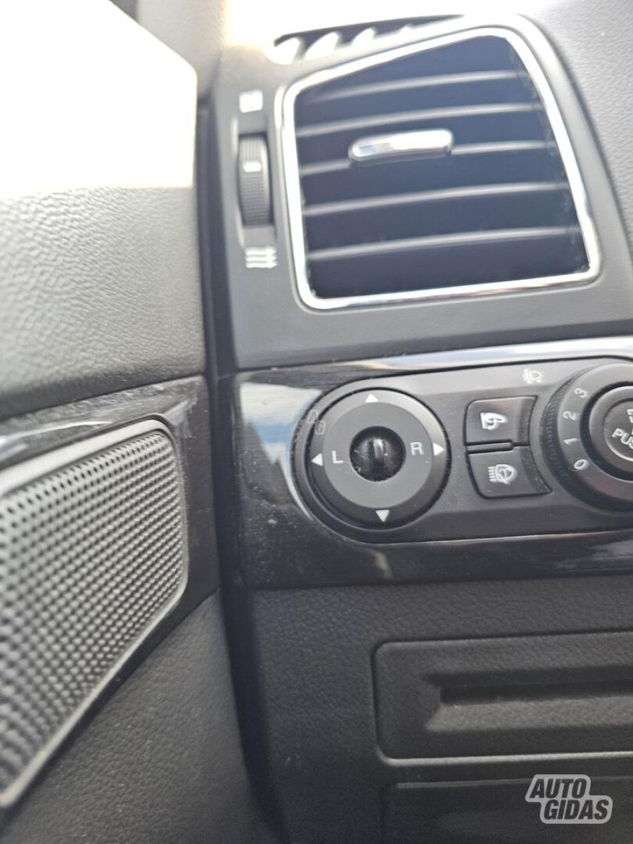Black Chevrolet Captiva 2012 in Vilnius, with an engine capacity of 2.20 L and mileage of 269 thousand km for 4900 €, photo 27 on AUTOMOTO.COM.LV