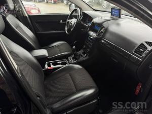 Melns Chevrolet Captiva 2012 Talsi, ar dzinēja tilpumu 2.20 L un nobraukumu 149 tūkst. km par 6500 €, foto 18 vietnē AUTOMOTO.COM.LV