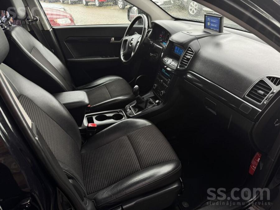 Melns Chevrolet Captiva 2012 Talsi, ar dzinēja tilpumu 2.20 L un nobraukumu 149 tūkst. km par 6500 €, foto 18 vietnē AUTOMOTO.COM.LV