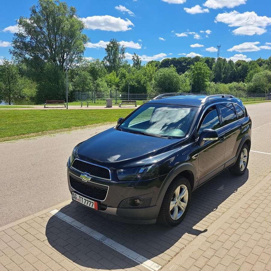 Black Chevrolet Captiva 2012 in Vilnius, with an engine capacity of 2.20 L and mileage of 223 thousand km for 5100 €, photo 3 on AUTOMOTO.COM.LV
