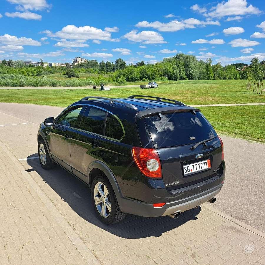 Black Chevrolet Captiva 2012 in Vilnius, with an engine capacity of 2.20 L and mileage of 223 thousand km for 5100 €, photo 7 on AUTOMOTO.COM.LV