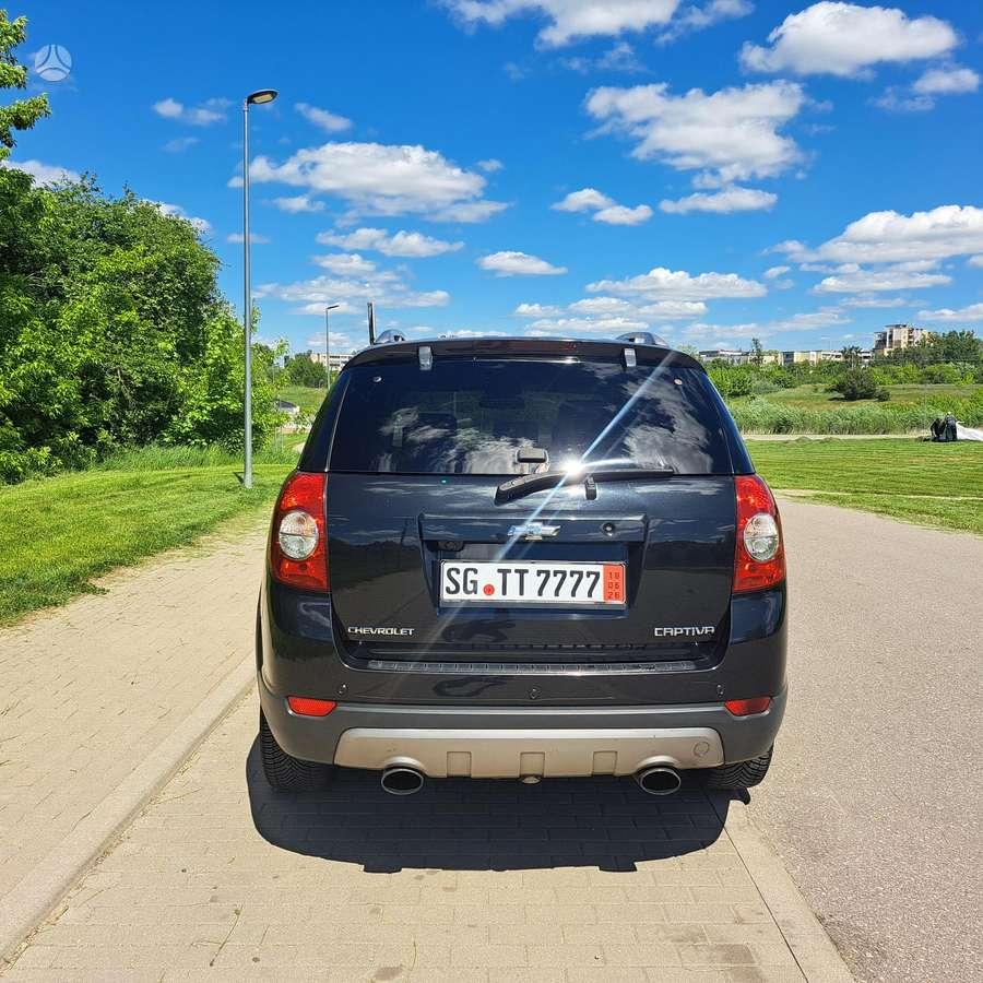 Black Chevrolet Captiva 2012 in Vilnius, with an engine capacity of 2.20 L and mileage of 223 thousand km for 5100 €, photo 8 on AUTOMOTO.COM.LV