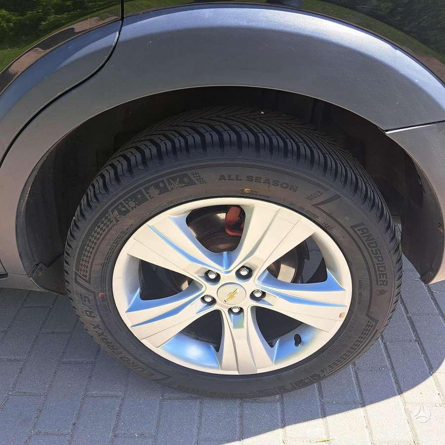 Black Chevrolet Captiva 2012 in Vilnius, with an engine capacity of 2.20 L and mileage of 223 thousand km for 5100 €, photo 17 on AUTOMOTO.COM.LV