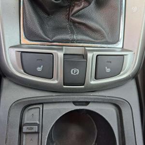 Black Chevrolet Captiva 2012 in Vilnius, with an engine capacity of 2.20 L and mileage of 223 thousand km for 5100 €, photo 30 on AUTOMOTO.COM.LV