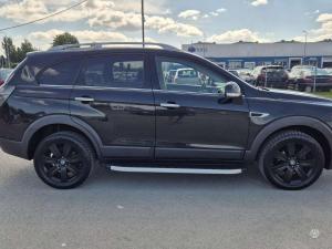 Black Chevrolet Captiva 2012 in Siauliai, with an engine capacity of 2.23 L and mileage of 225 thousand km for 4750 €, photo 4 on AUTOMOTO.COM.LV
