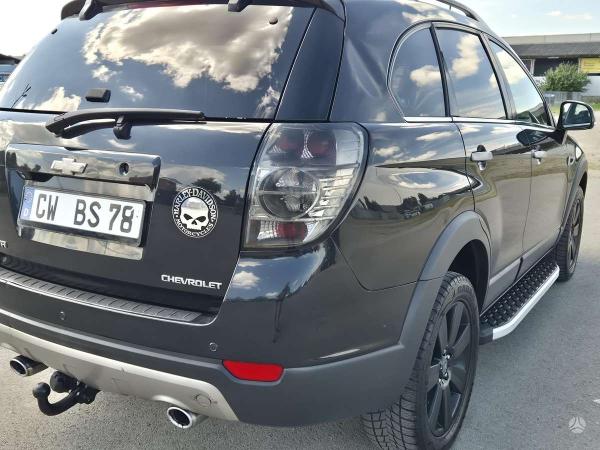 Black Chevrolet Captiva 2012 in Siauliai, with an engine capacity of 2.23 L and mileage of 225 thousand km for 4750 €, photo 5 on AUTOMOTO.COM.LV