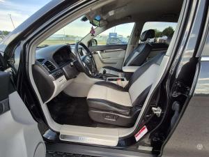 Black Chevrolet Captiva 2012 in Siauliai, with an engine capacity of 2.23 L and mileage of 225 thousand km for 4750 €, photo 14 on AUTOMOTO.COM.LV