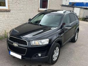 Black Chevrolet Captiva 2012 in Vilnius, with an engine capacity of 2.20 L and mileage of 260 thousand km for 3699 €, photo 3 on AUTOMOTO.COM.LV