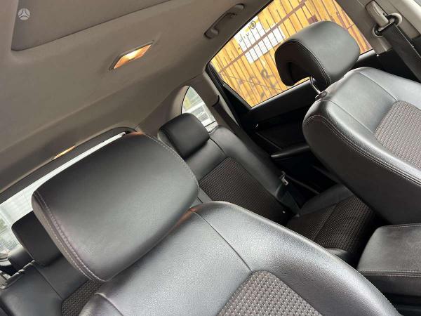 Black Chevrolet Captiva 2012 in Vilnius, with an engine capacity of 2.20 L and mileage of 260 thousand km for 3699 €, photo 6 on AUTOMOTO.COM.LV