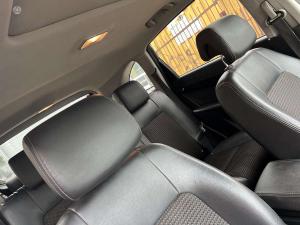 Black Chevrolet Captiva 2012 in Vilnius, with an engine capacity of 2.20 L and mileage of 260 thousand km for 3699 €, photo 7 on AUTOMOTO.COM.LV