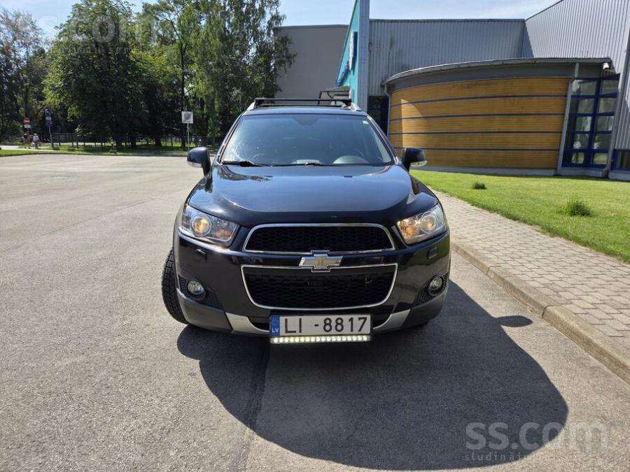 Black Chevrolet Captiva 2012 in Riga, with an engine capacity of 2.20 L and mileage of 193 thousand km for 6300 €, photo 3 on AUTOMOTO.COM.LV