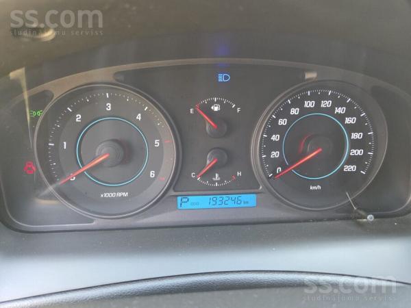 Melns Chevrolet Captiva 2012 Rīga, ar dzinēja tilpumu 2.20 L un nobraukumu 193 tūkst. km par 6300 €, foto 3 vietnē AUTOMOTO.COM.LV