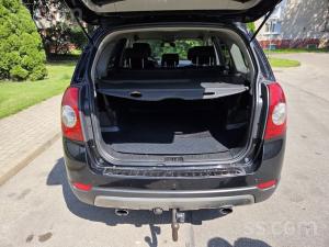 Black Chevrolet Captiva 2012 in Riga, with an engine capacity of 2.20 L and mileage of 193 thousand km for 6300 €, photo 9 on AUTOMOTO.COM.LV