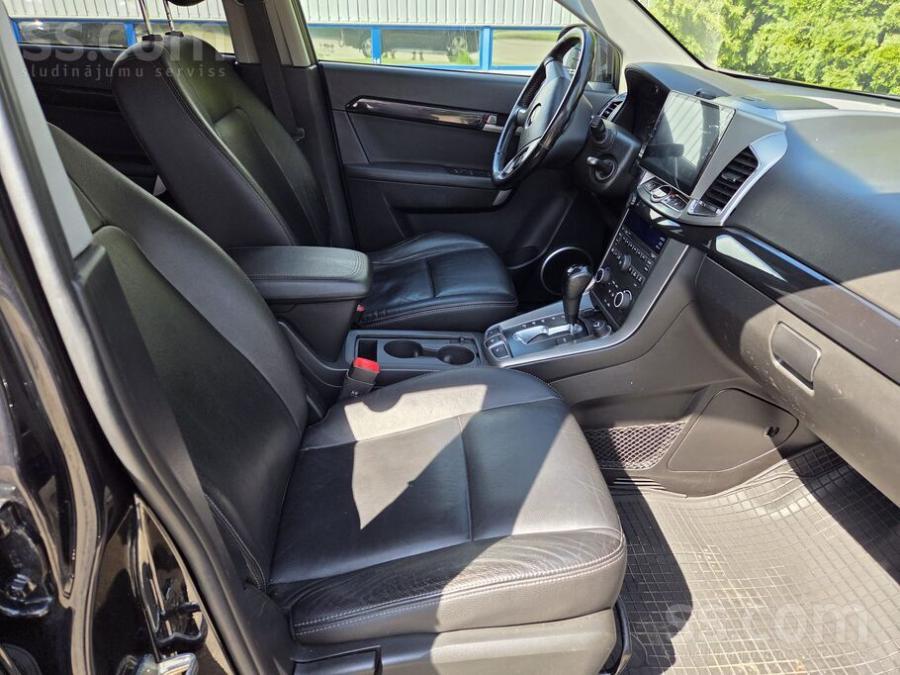Black Chevrolet Captiva 2012 in Riga, with an engine capacity of 2.20 L and mileage of 193 thousand km for 6300 €, photo 11 on AUTOMOTO.COM.LV