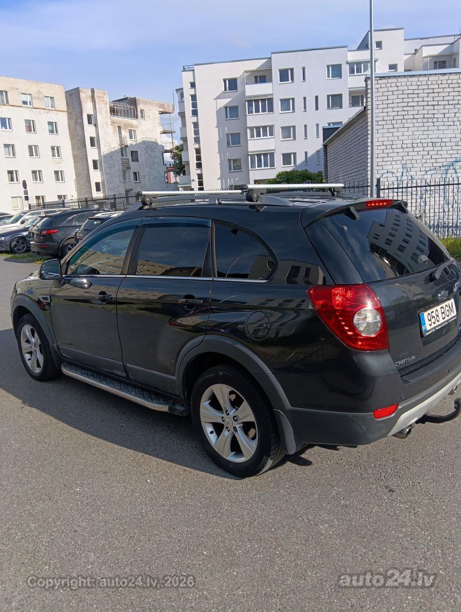 Melns Chevrolet Captiva 2012 Tallina, ar dzinēja tilpumu 2.20 L un nobraukumu 220 tūkst. km par 4300 €, foto 5 vietnē AUTOMOTO.COM.LV